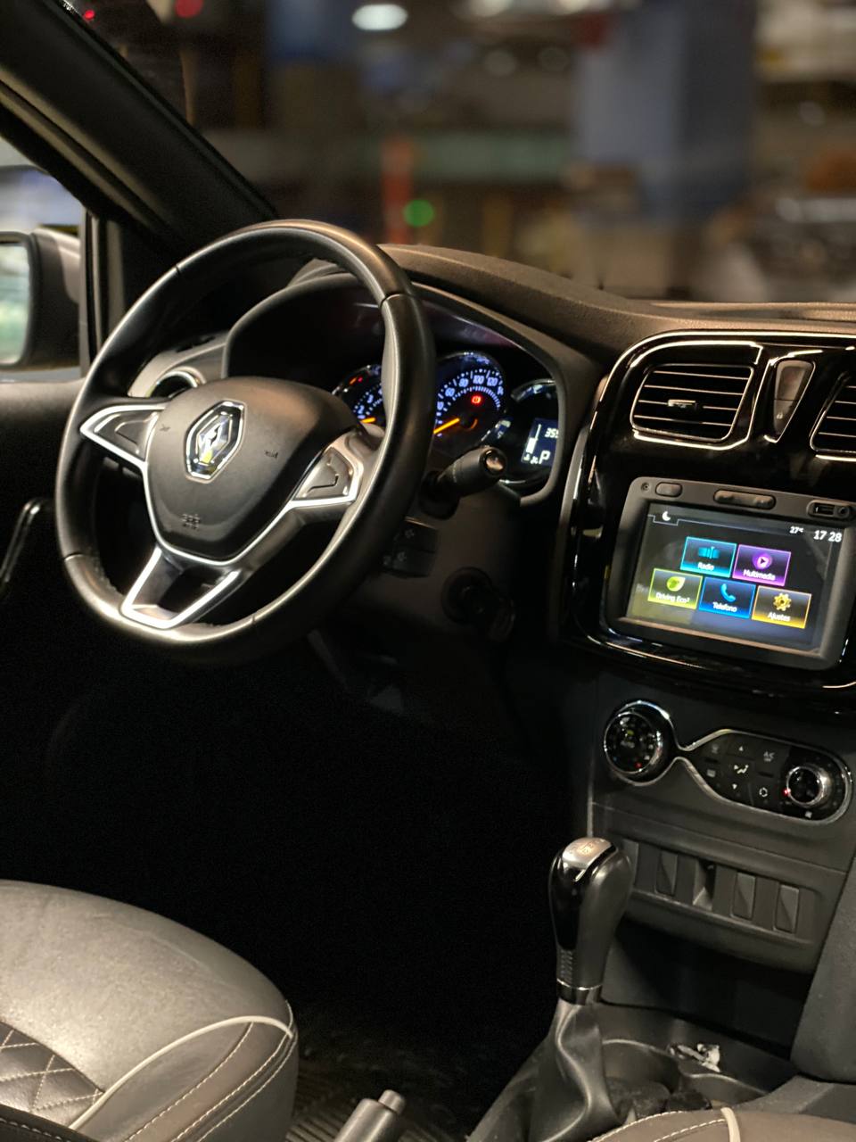 RENAULT LOGAN INTENS 1.6 2020 - Dream cars